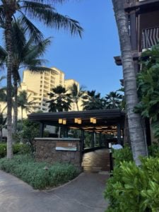 A Day in the Life at Aulani! - Mix & Match Mama