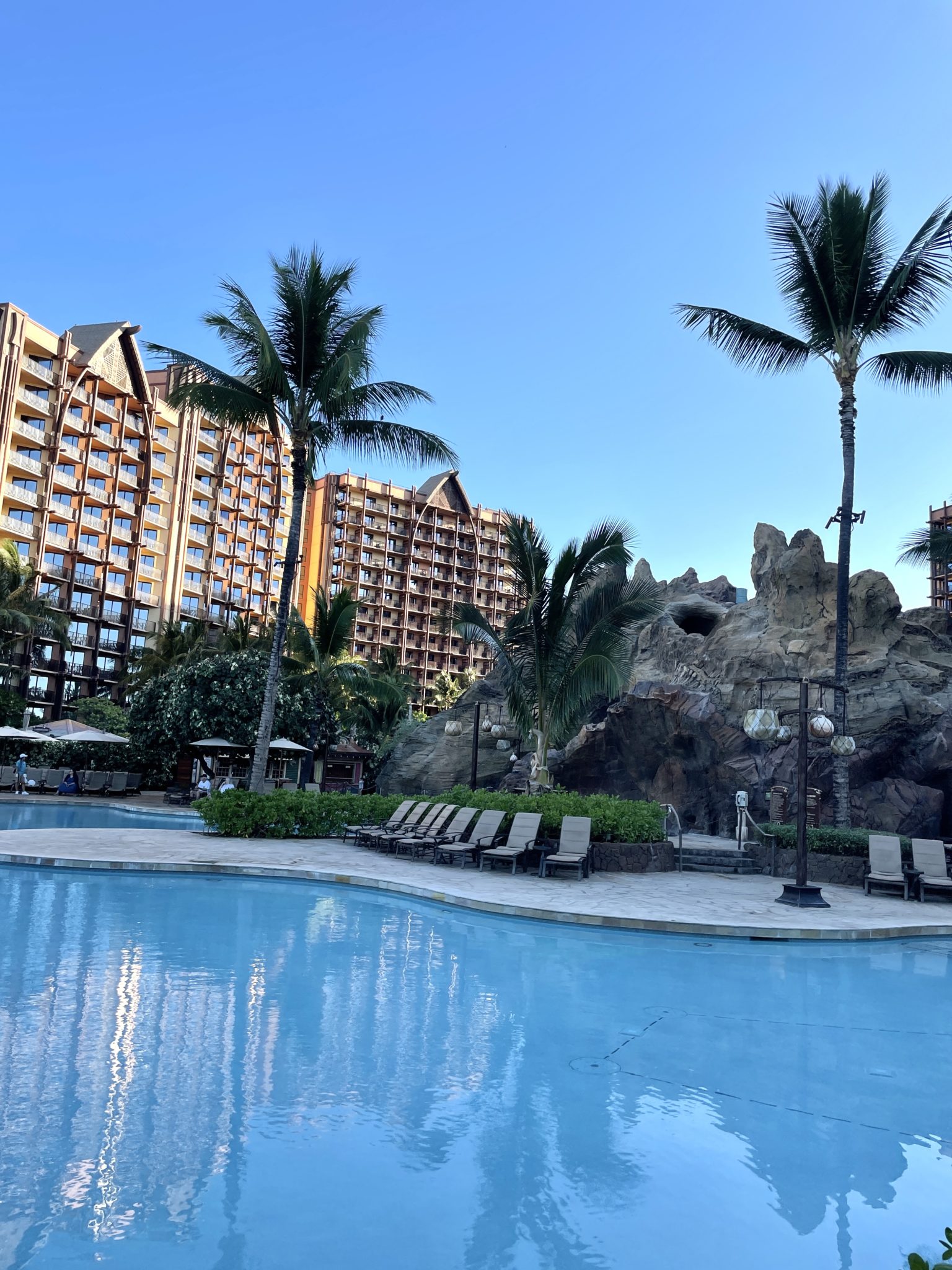 A Day in the Life at Aulani! - Mix & Match Mama